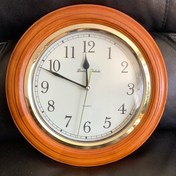 Daniel Dakota | Design | Daniel Dakota Quartz Clock | Poshmark